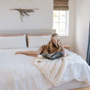 Chunky Blanket in Neutral Tones, This Chunky Knit Throw is Luxury Home ...