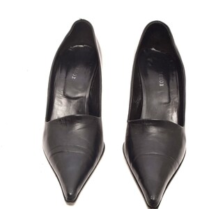 00s Pointy Toe and Heel Pumps Classic Real Leather Heels Size 40 EU - Etsy