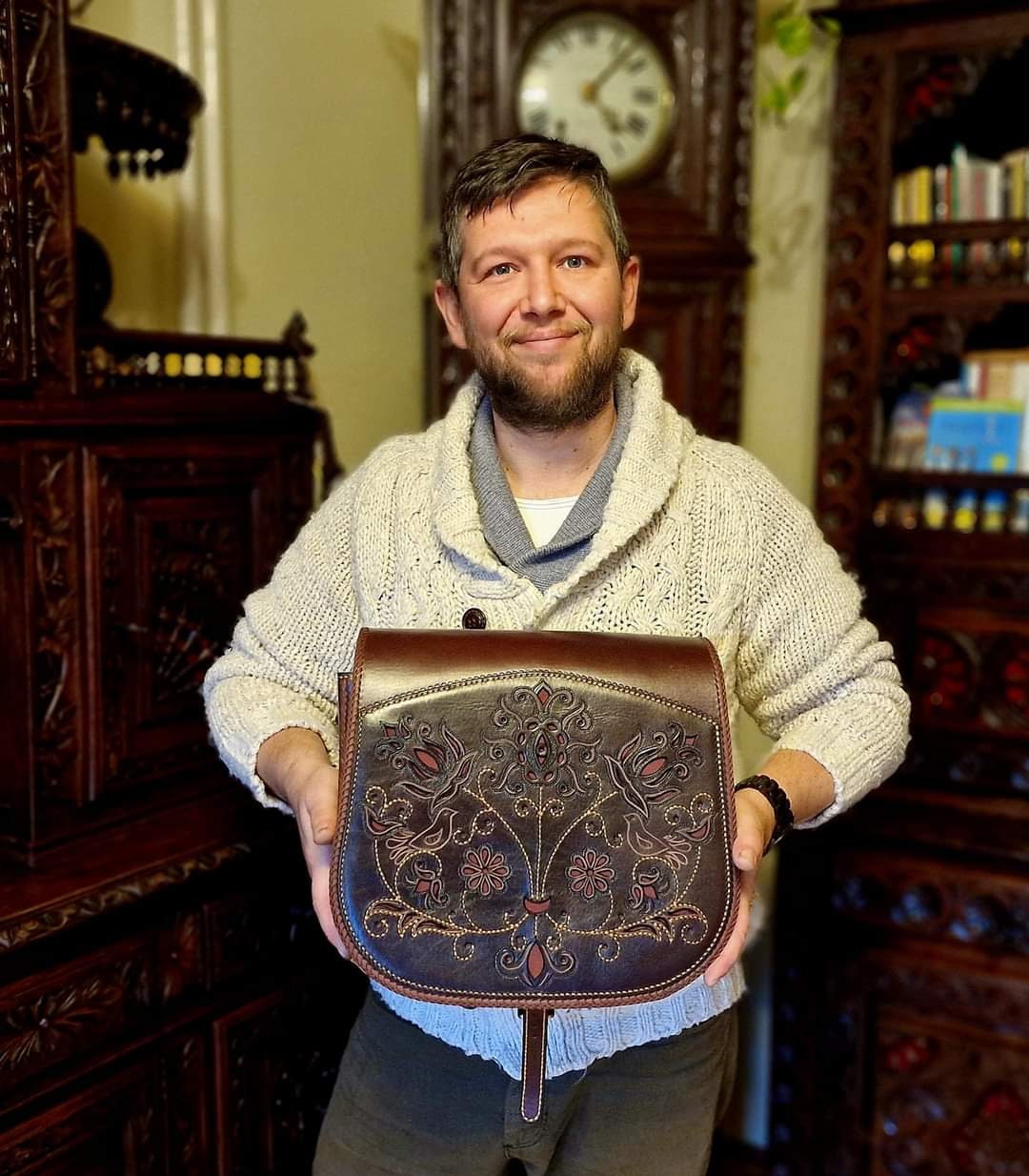 RTS Artisan Hand Tooled Leather Cross Body Bag With Traditional Szekler ...