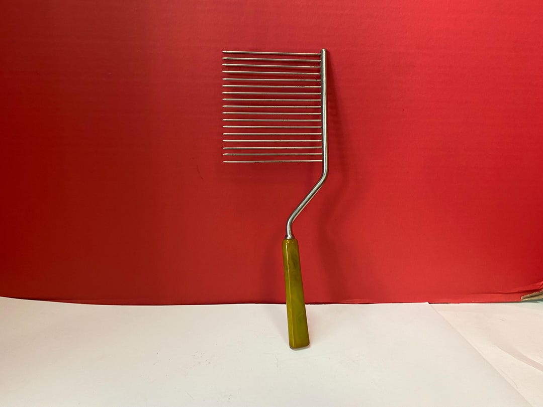 Bakelite Cake Cutter - Etsy