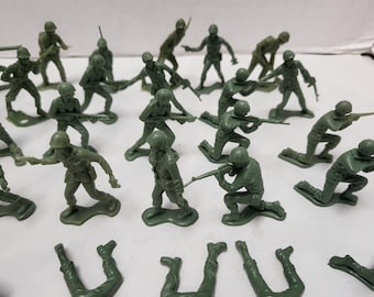Vintage Louis Mark & CO Toy Soldiers WW2 Army Men Plastic Figure Green ...