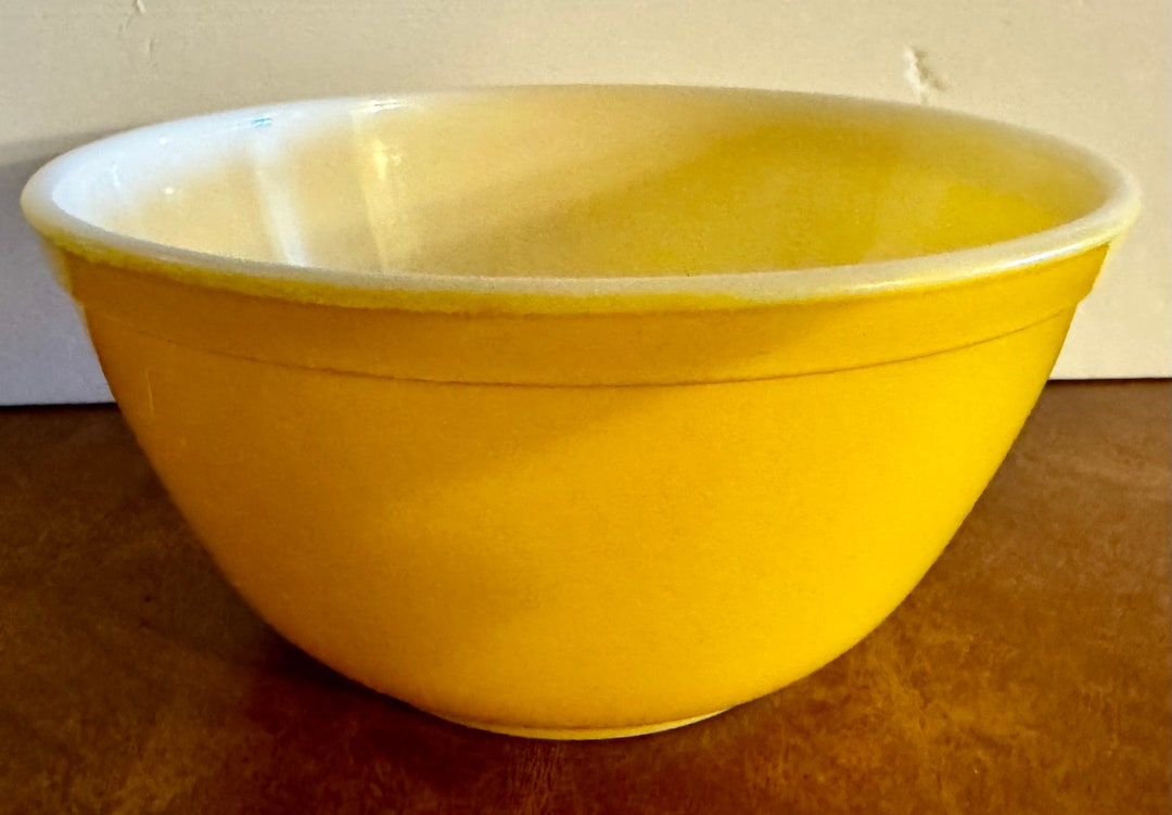 Yellow Pyrex #402 Bowl - Etsy