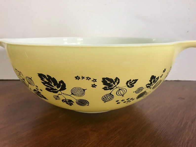 Pyrex Black Gooseberry 444 on Yellow - Etsy