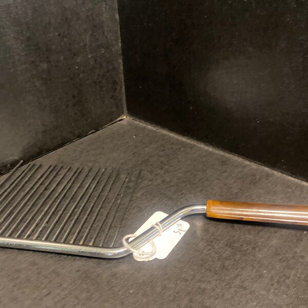 Bakelite Cake Cutter - Etsy