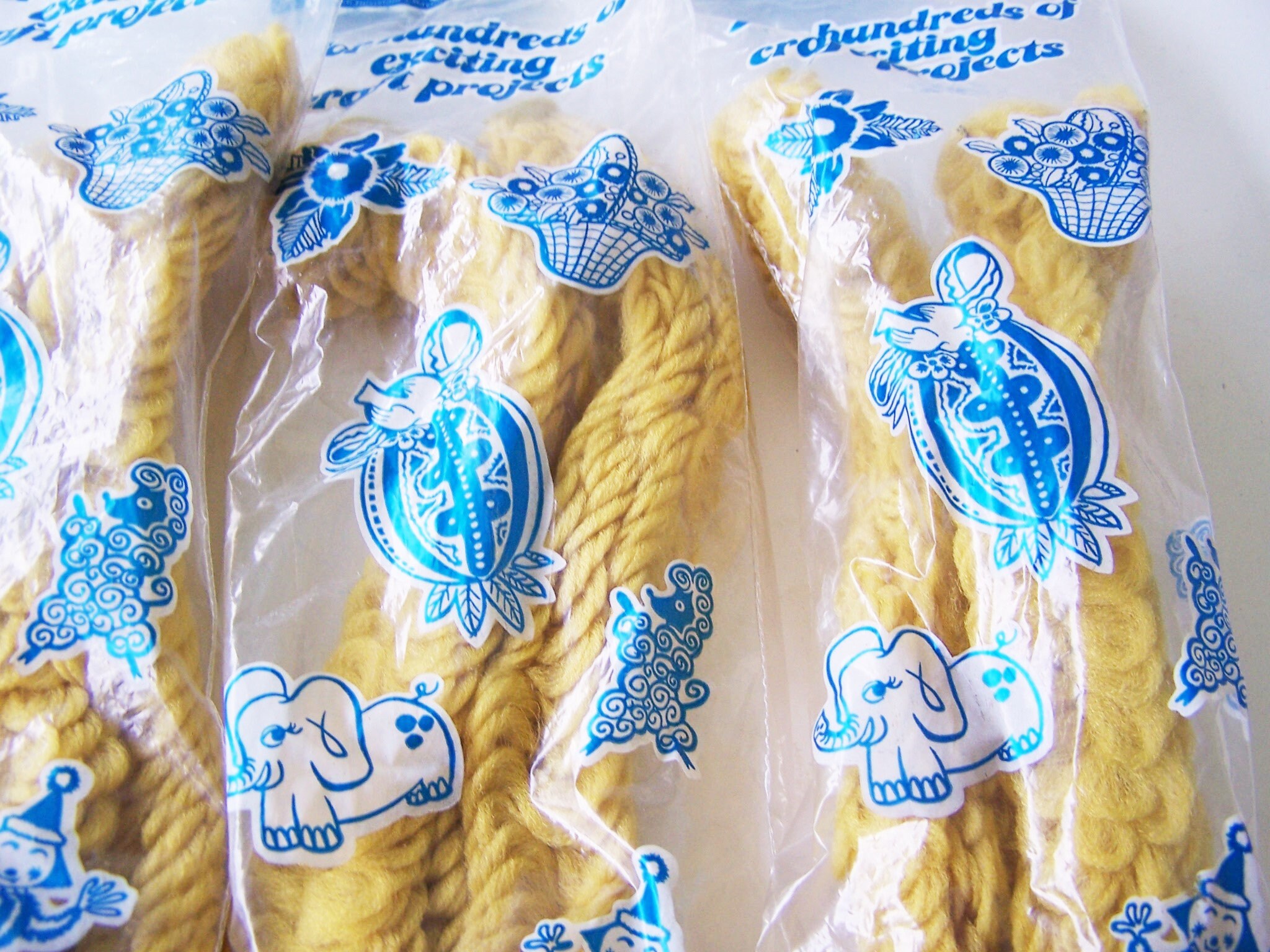 Creative Craft Figure (bump) Jumbo Loopy Chenille 4 Yards Yellow, Crush ...