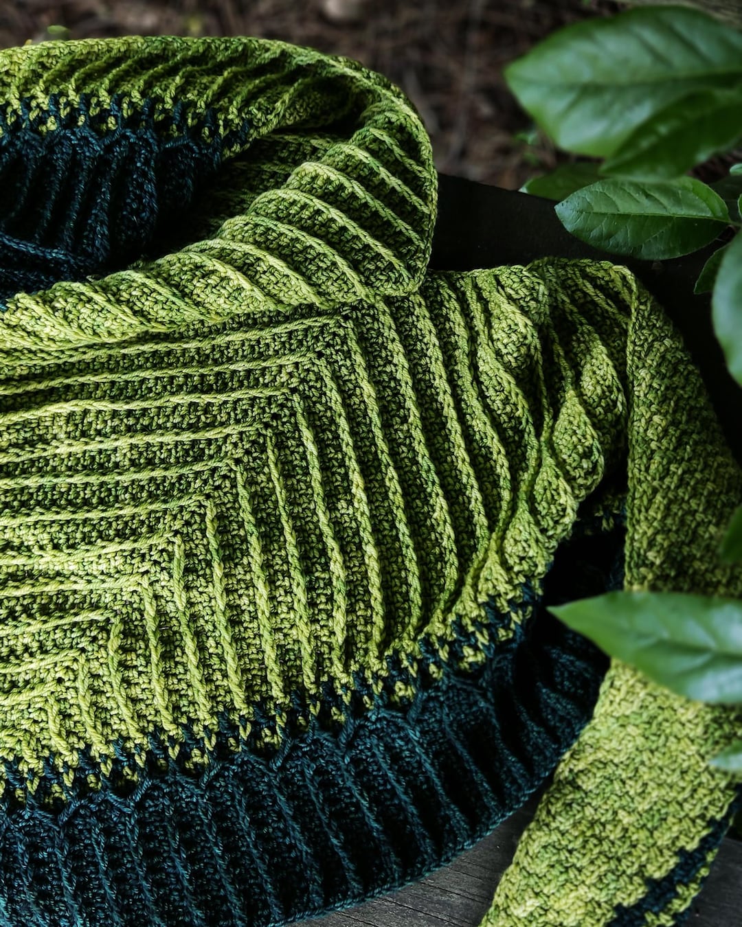 Linen Leaf Crochet Shawl Pattern PDF – Textured Two-color Shawl, Linen ...