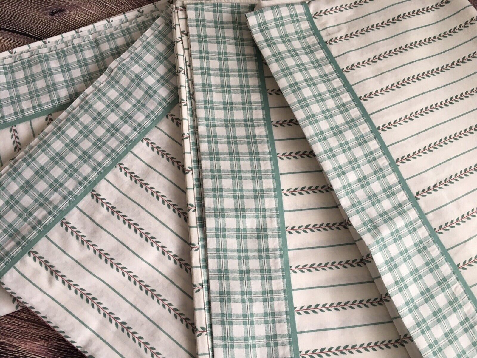 Laura Ashley Vintage Fern Garland/ Gingham Cotton X-large Top Sheet ...