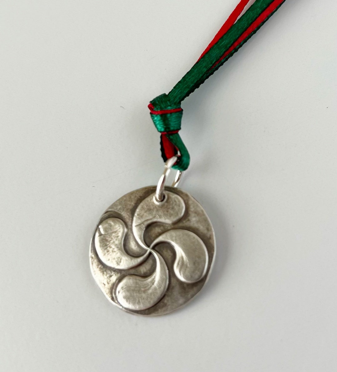 BASQUE Pendant / LAUBURU / Basque Jewelry, Meaningful Jewelry - Etsy
