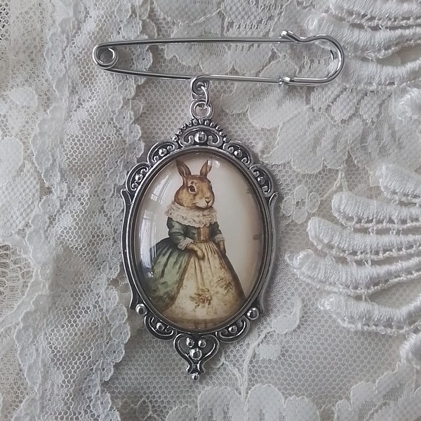 Victorian Brooch - Etsy