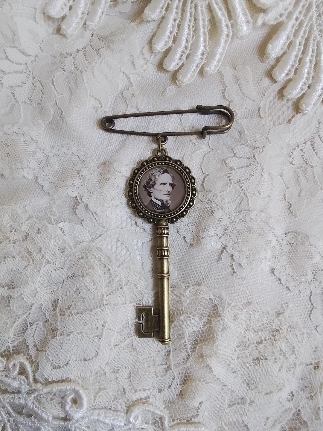 President Jefferson Davis Cameo Kilt Pin Brooch: Victorian Style ...