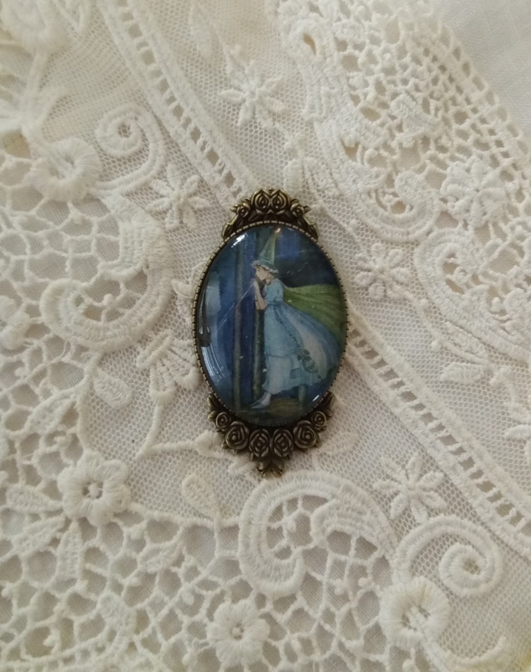 Victorian Witches Brooch: Antiqued Halloween Style, Wonderful Gift ...