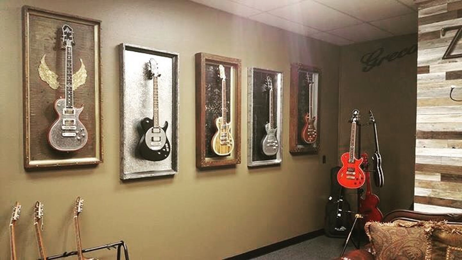 Guitar Display Frame or Case wings G Frames | Etsy