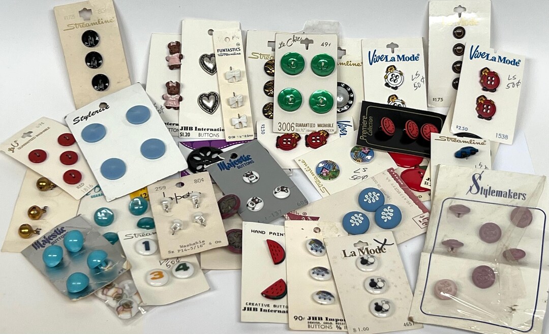 31 Assorted Button Cards - Approx 99 Buttons - Vintage Streamline®, La ...