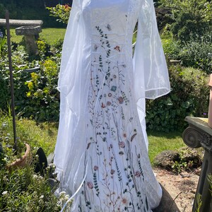 Atemberaubender Elfcore WHITE Celtic Fairycore Boho Renaissance Wiese ...