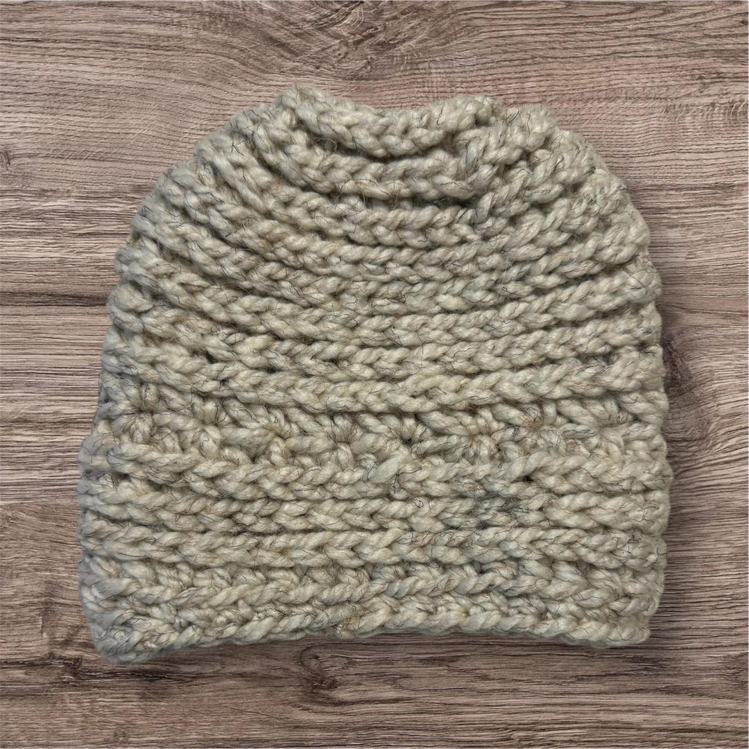 Messy Bun Beanie, Runners Hat, Top Knot Winter Hat, Ponytail Beanie ...