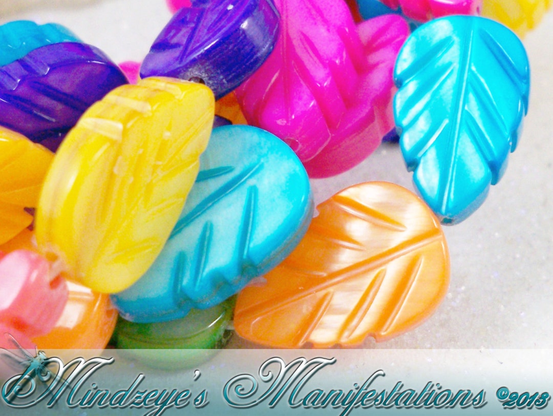 29 Leaf Shaped Shell Beads 14x9mm 3D1 - Etsy