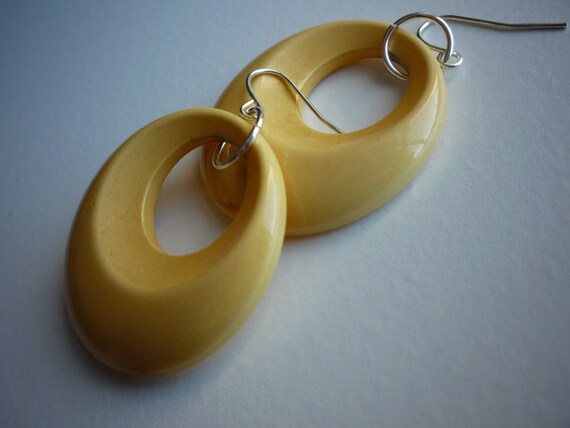Vintage Large Pale Yellow/Ivory Bakelite Sterling Sil… - Gem