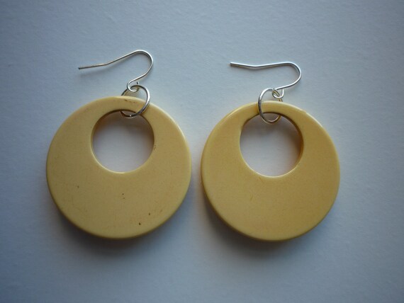 Vintage Large Pale Yellow/Ivory Bakelite Sterling Sil… - Gem