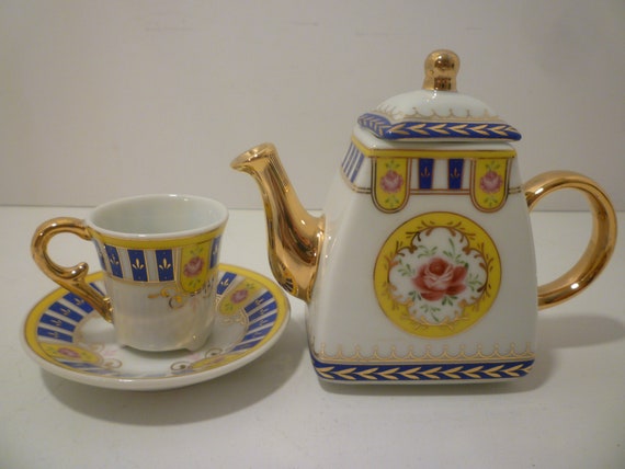 Miniature TEAPOT and TEACUP SET. imperial Porcelain - Etsy