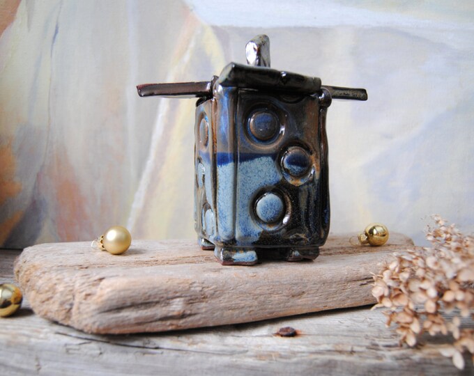 Hand Built Pottery Box, Ceramic Abstract Vessel, Treasure Box, Hand ...