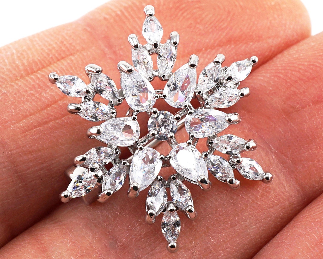 Exquisite Little Christmas Snowflake Brooch AAA Zircon Brooch, Vintage ...
