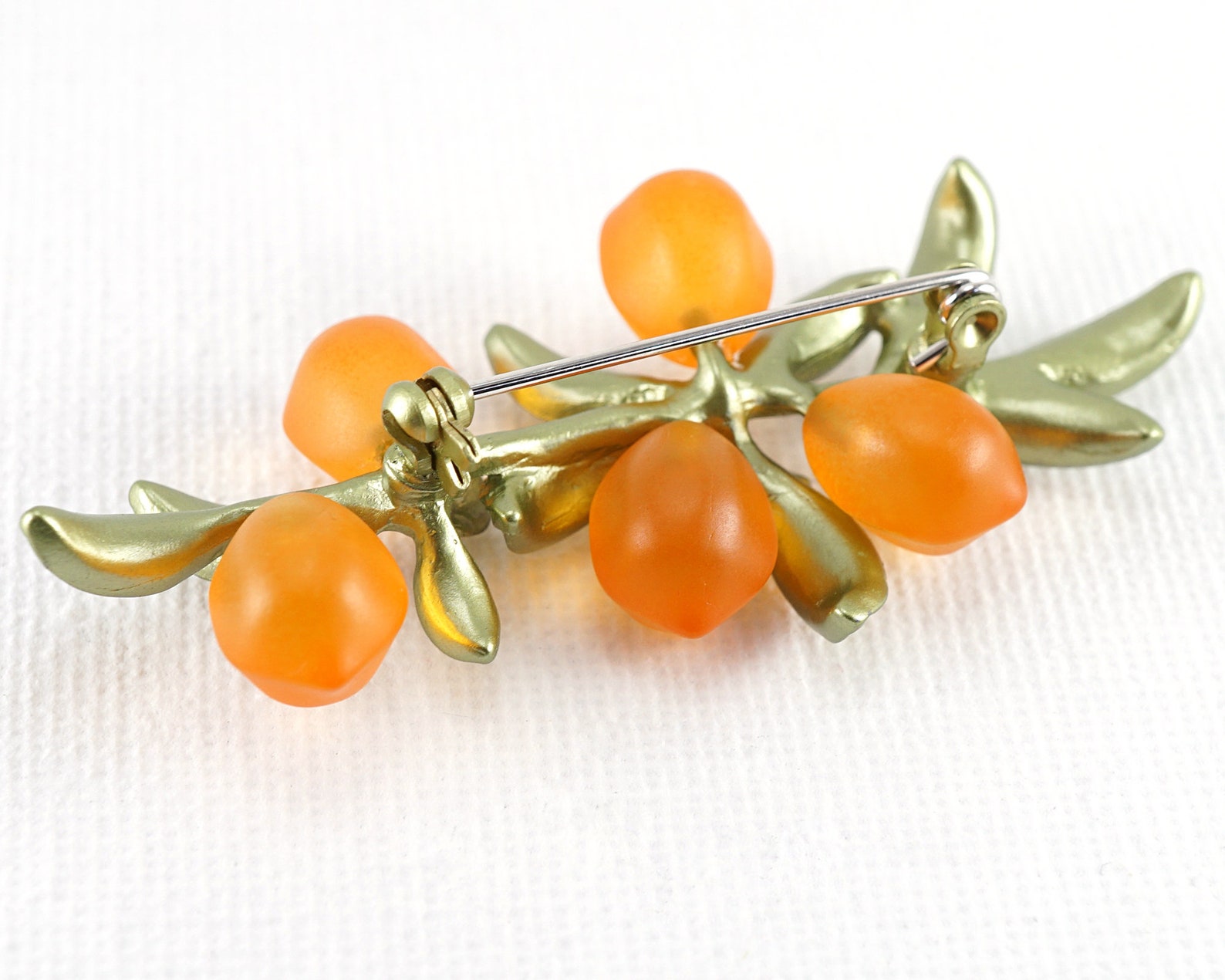 Exquisite Orange Fruit Berries Brooch, Metallic Green Plant Pin ...