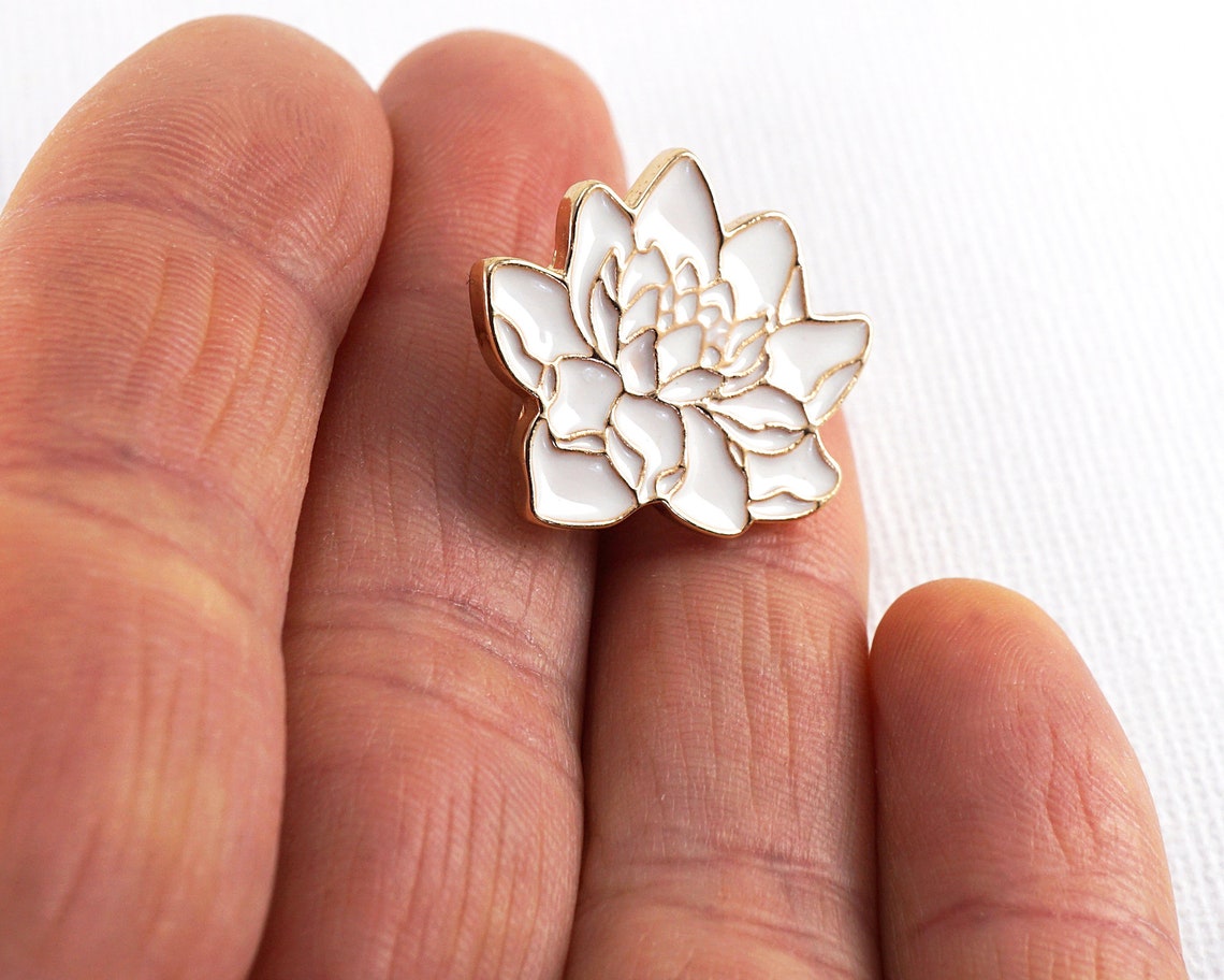 ON VACATION Small Lotus Pin, White Flower Lapel Pin for Men/women ...