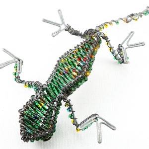 Beaded Gecko Sculpture, Green Glass Bead Wire Gecko, Lizard Figurine ...