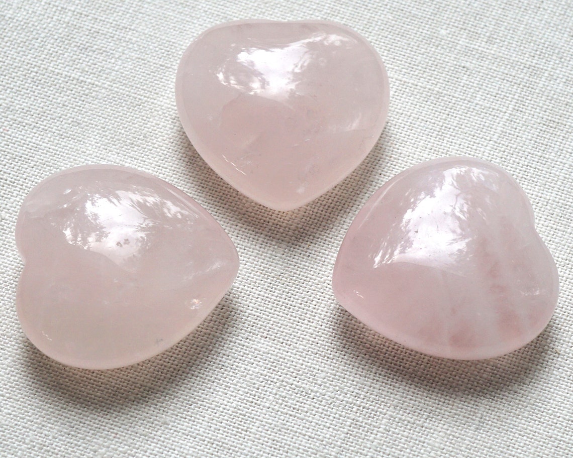 ON VACATION Rose Quartz Heart Pink Crystal Heart Chakra Rock 25mm ...