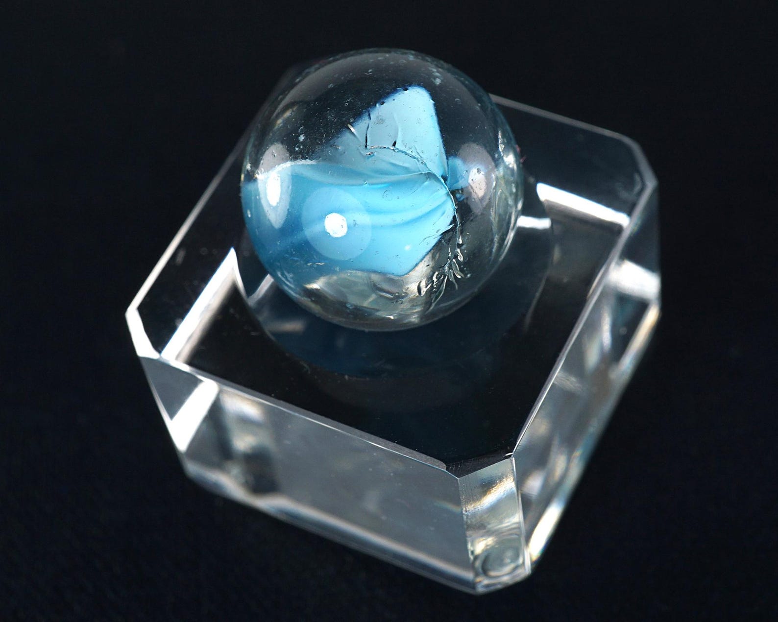 Vintage Vitro Agate Glass Marble, Clear With Light Blue Vane Marble 5/8 ...