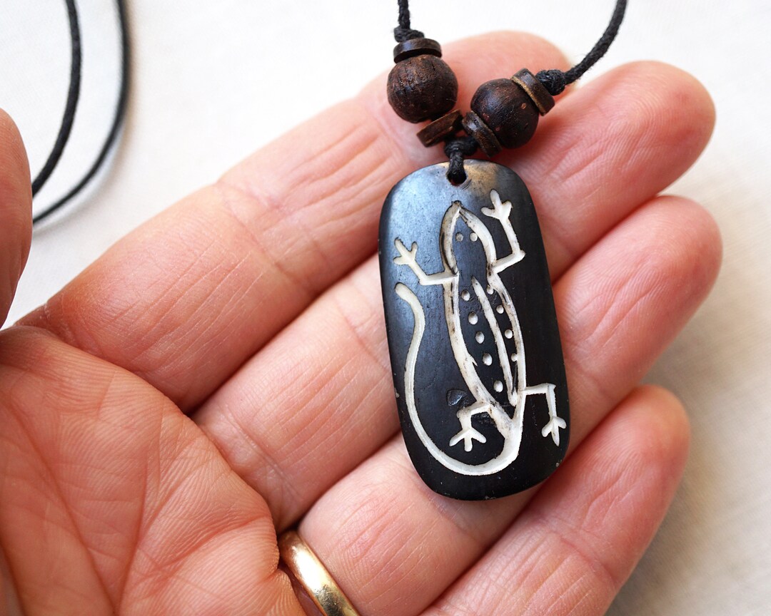Vintage Tribal Surfer Necklace for Man, Carved Gecko Bone Pendant ...