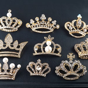 ON VACATION Gold Royal Crown Brooch, Crystal Rhinestone Princess Tiara ...