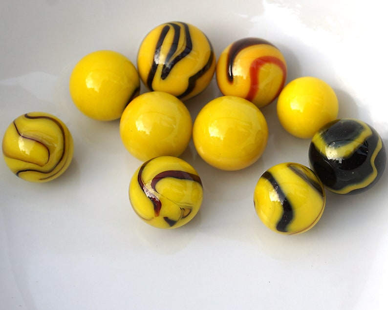 Akro Agate Marble Yellow Black Corkscrews Swirl Marble Vintage Glass ...