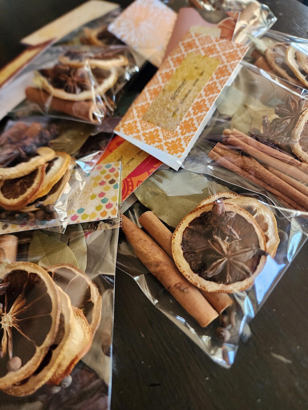 Simmering Potpourri Packs in Dried Orange Citrus, Cinnamon, Bay Leaves ...