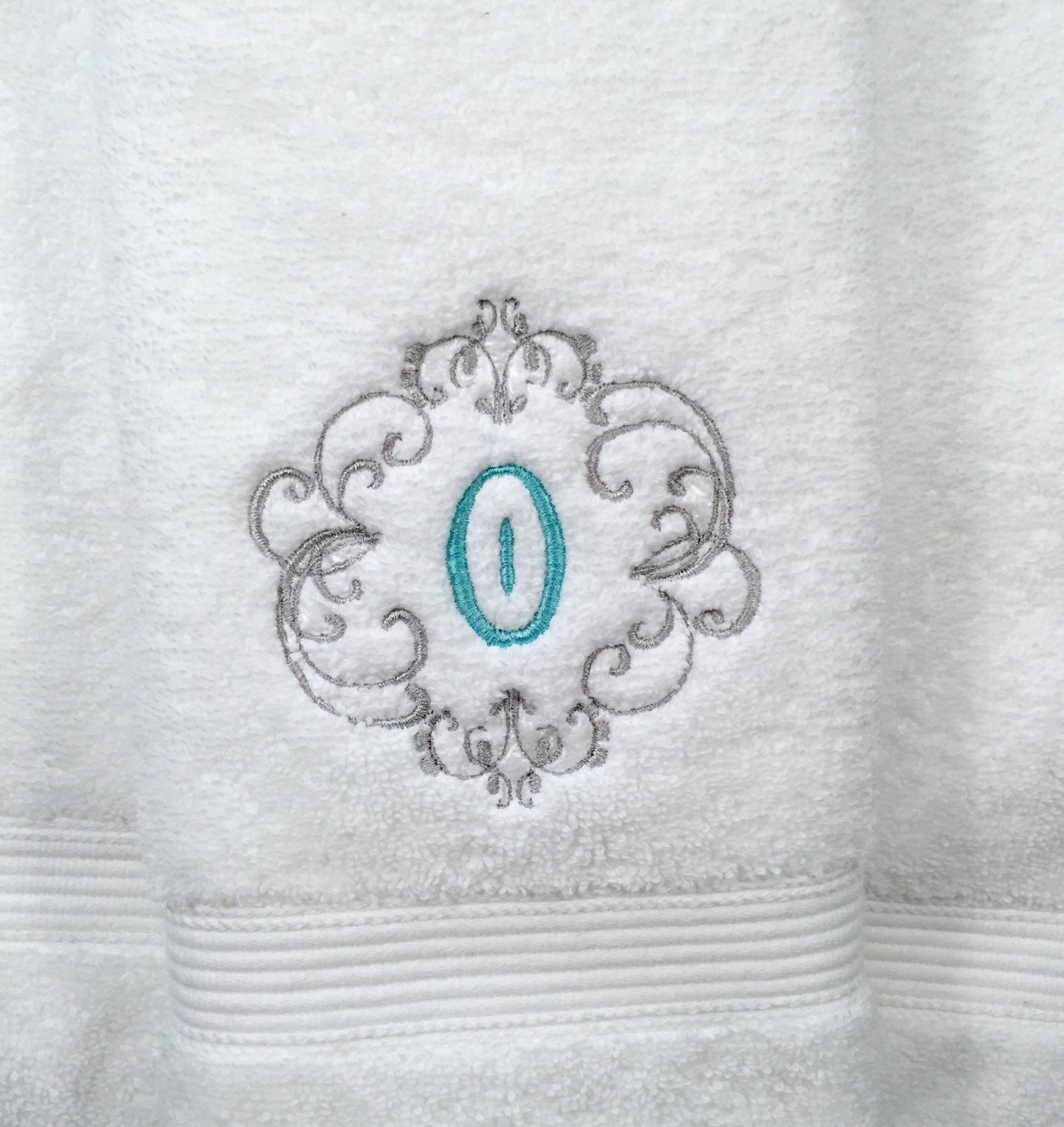 Monogrammed White Cotton Bath Towel: Custom Embroidered Initial - Etsy