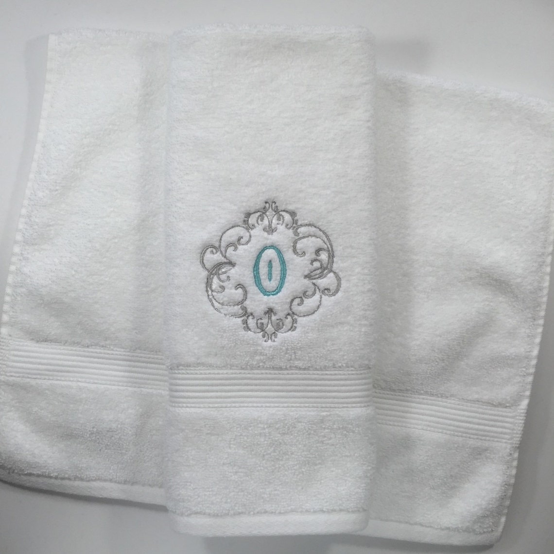 Monogrammed White Cotton Bath Towel: Custom Embroidered Initial - Etsy