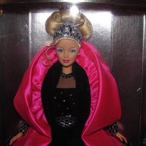 HAPPY HOLIDAYS BARBIE 1998 Mattel Collectible Doll Special Edition Free ...