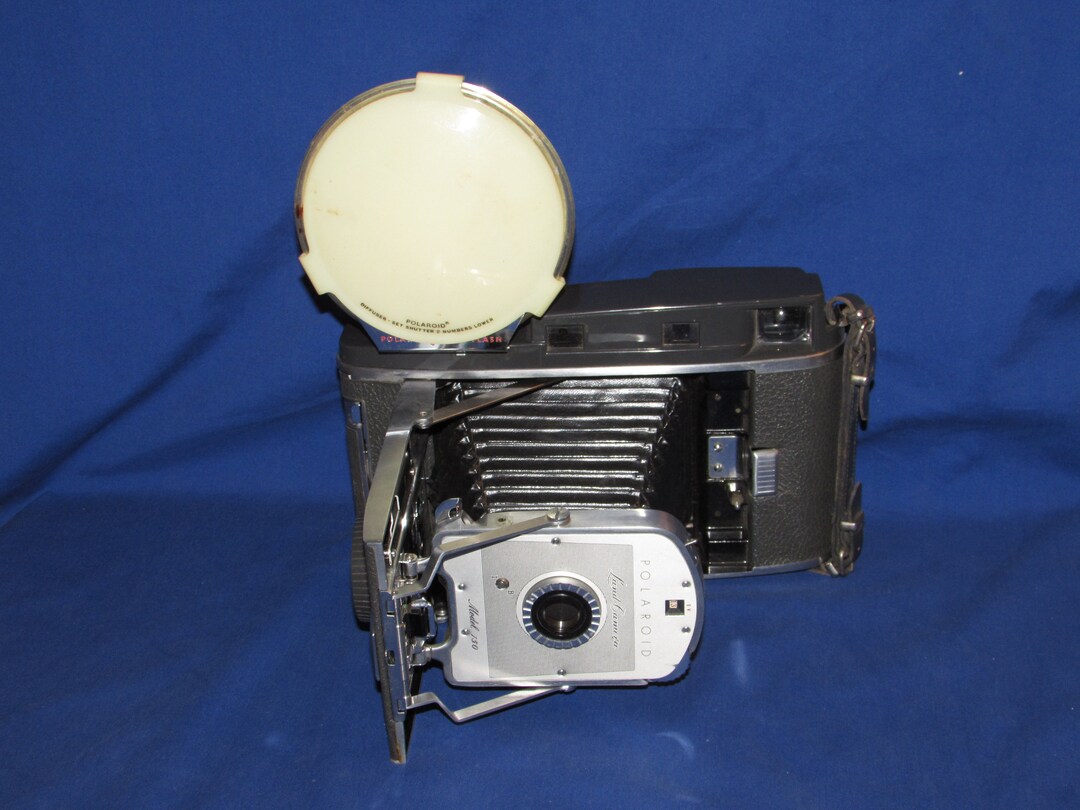 POLAROID CAMERA MODEL 150 Land Camera and Accessories 1950s Free ...