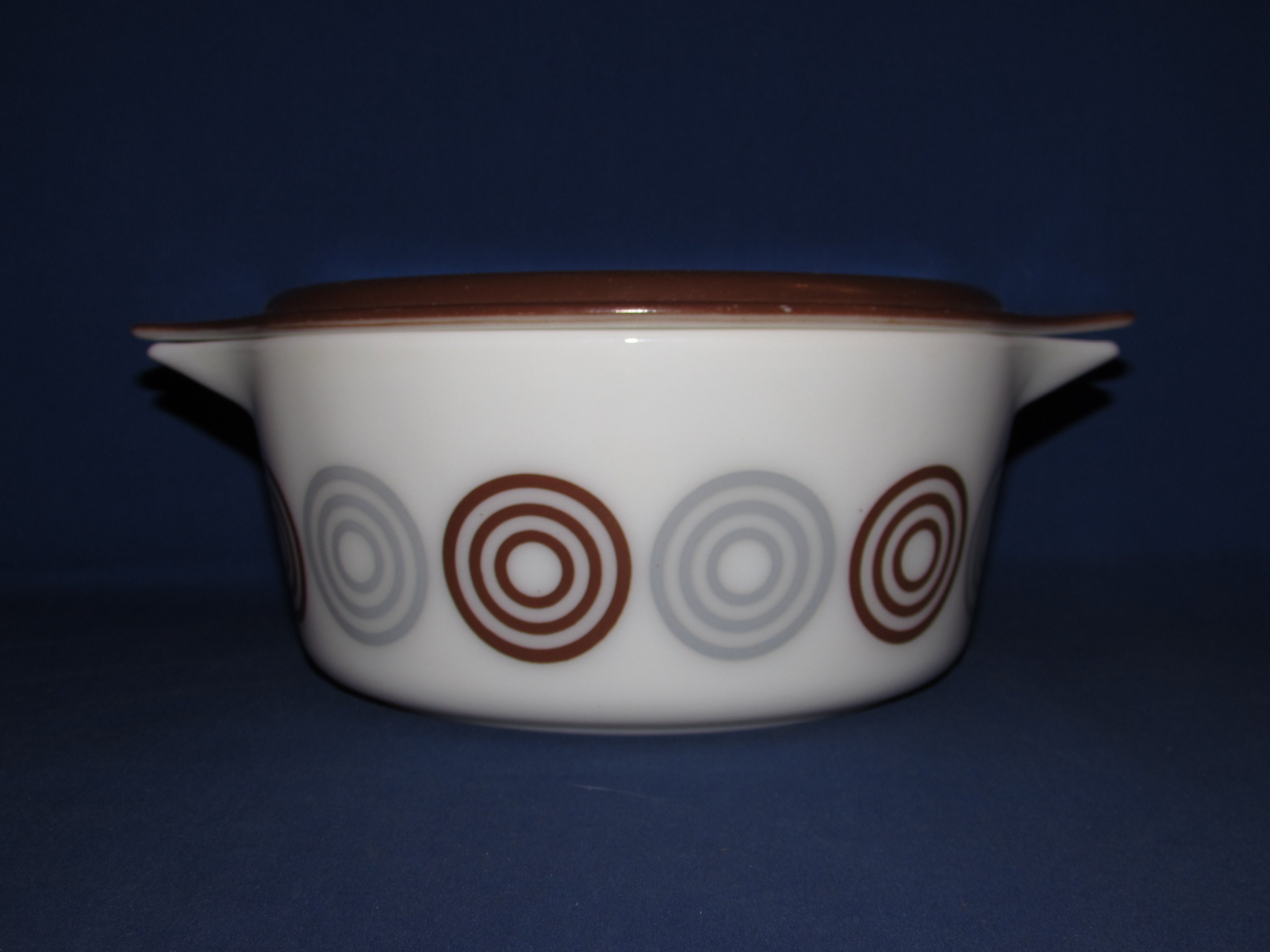PYREX CASSEROLE DISH Rare Bullseye Pattern 1973 Large 475 Free Shipping ...