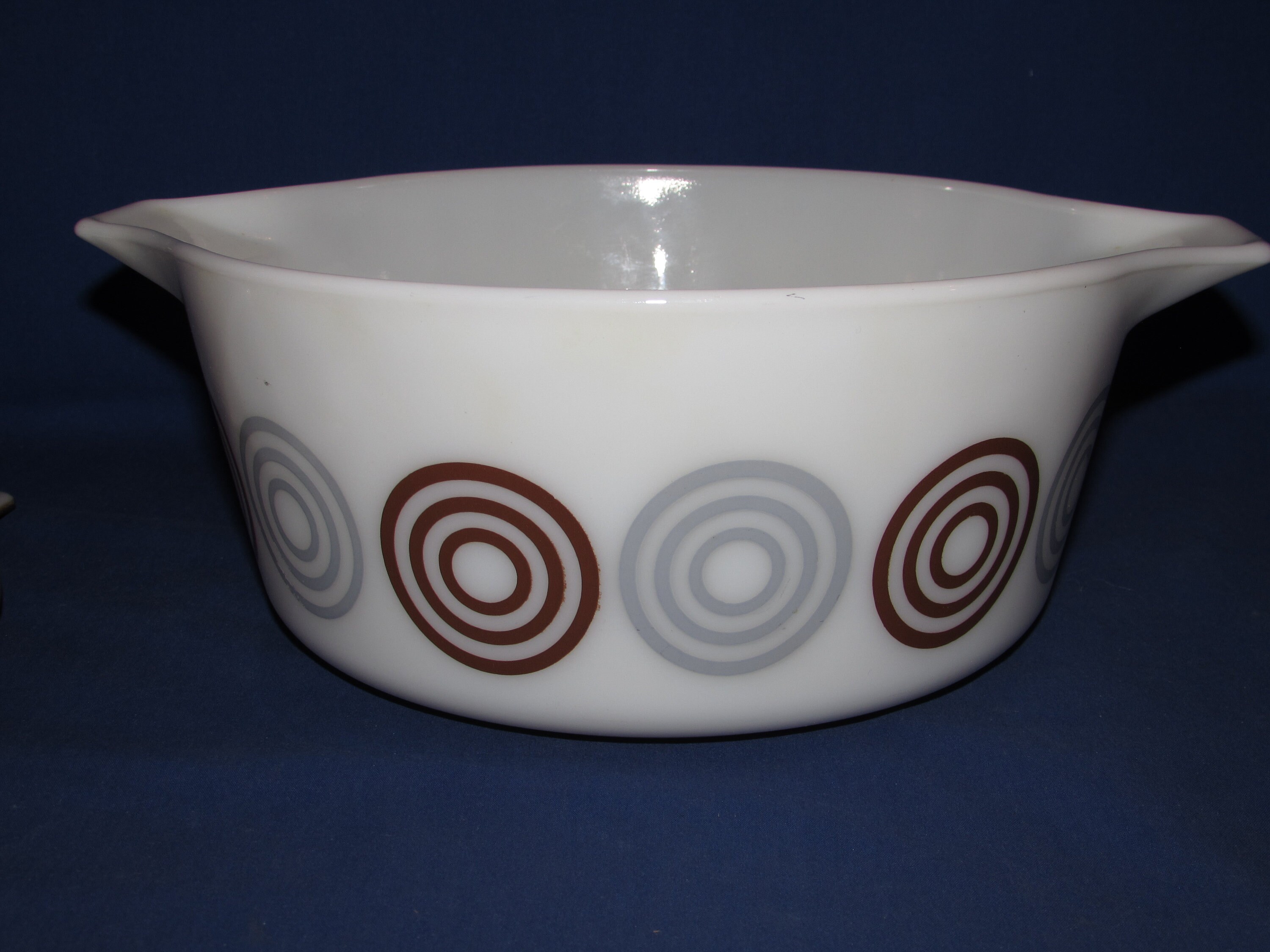PYREX CASSEROLE DISH Rare Bullseye Pattern 1973 Large 475 Free Shipping ...