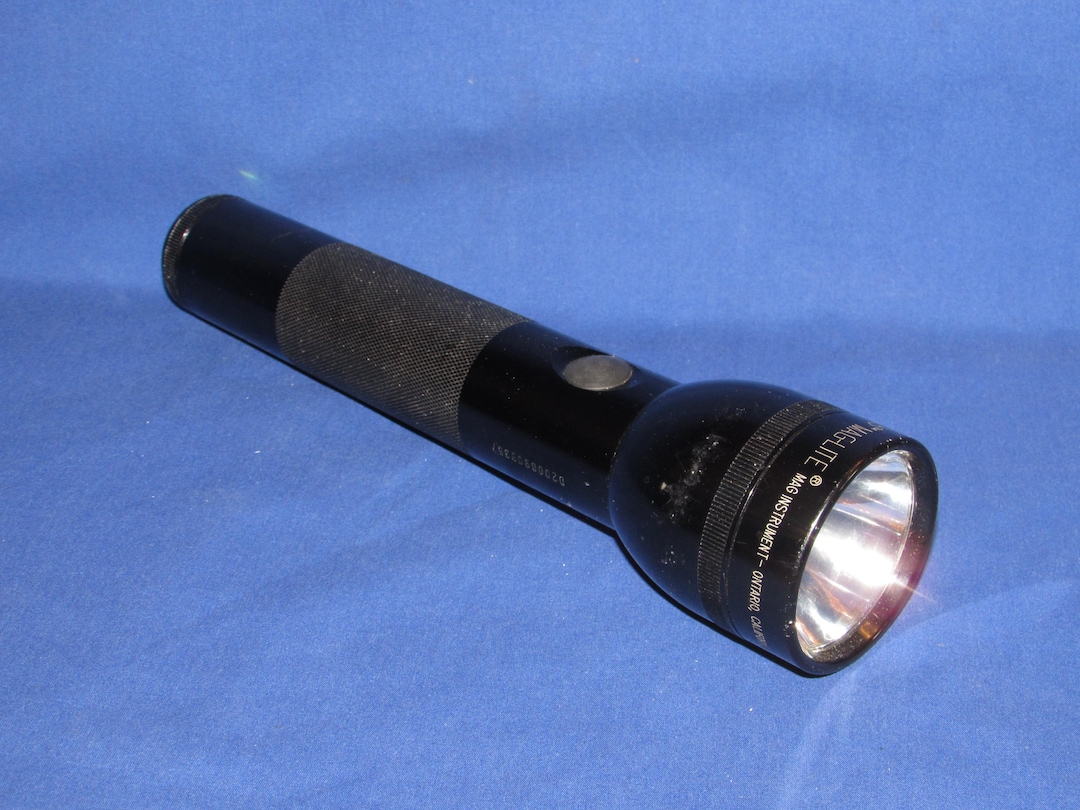 MAG-LITE FLASHLIGHT 10 Inch 1990s Incandescent - Etsy