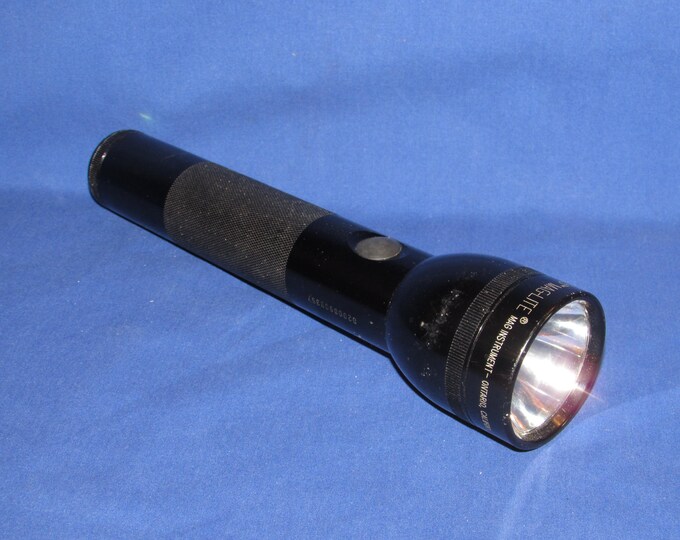 MAG-LITE FLASHLIGHT 10 Inch 1990s Incandescent - Etsy