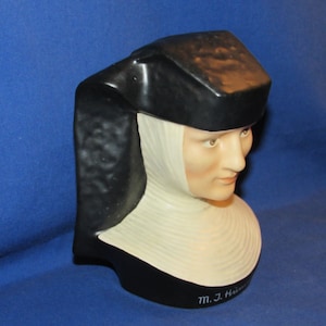 GOEBEL HUMMEL Sister Berta Nun Bust 1978 Free Shipping - Etsy