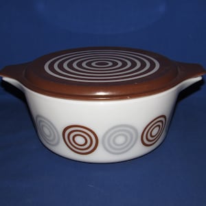 PYREX CASSEROLE DISH Rare Bullseye Pattern 1973 Large 475 Free Shipping ...