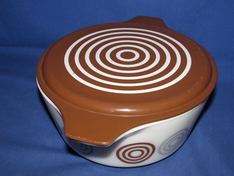 PYREX CASSEROLE DISH Rare Bullseye Pattern 1973 Large 475 Free Shipping ...