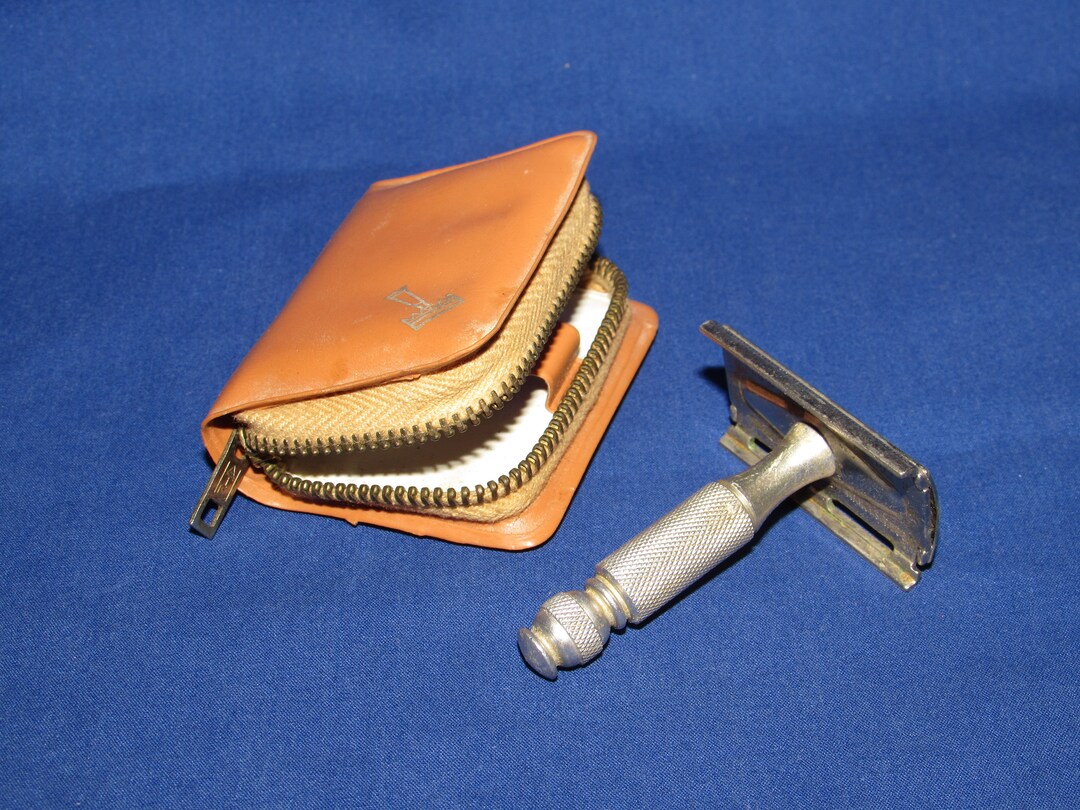 GILLETTE TRAVEL RAZOR 1950s Tiny Case - Etsy