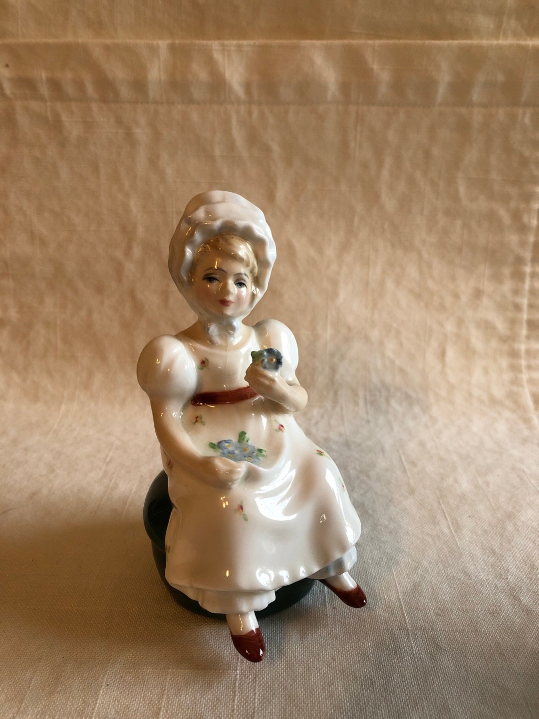 Royal Doulton Kathy Figurine HN2346 Kate Greenaway Collection Crazing ...