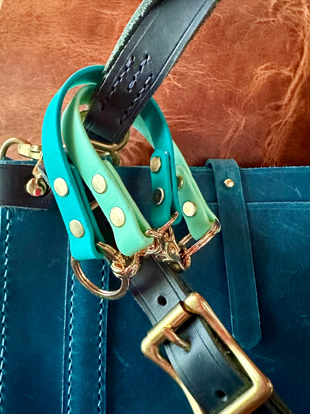 It's a Wrap Practical Bright Colorful Keychain Clip on Bag, Belt, Wrap ...