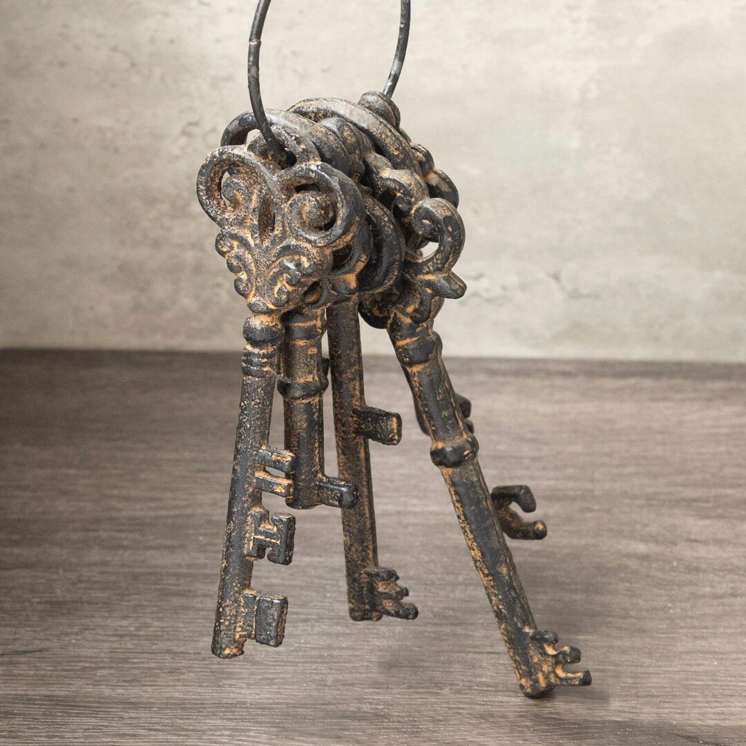 Cast Iron Rustic Jail Skeleton Key Set of 7 With Ring - Etsy