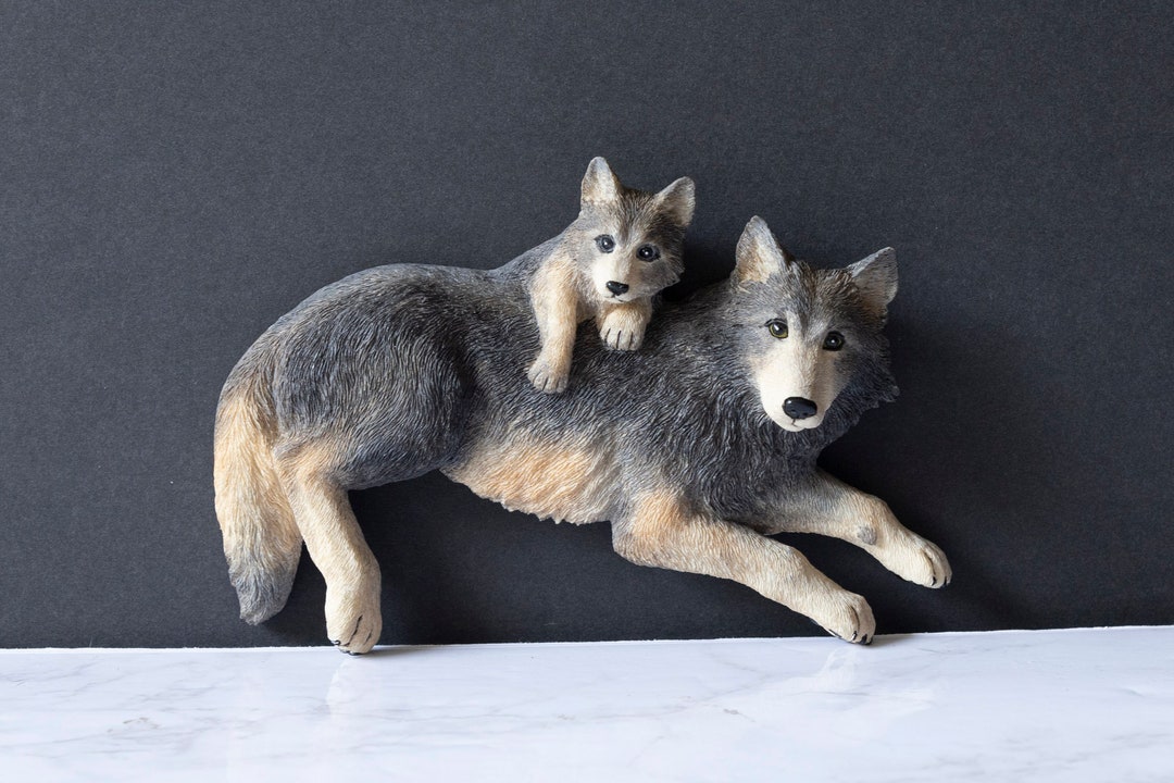 Mother Wolf and Cub Corner Mount Decor-resin - Etsy